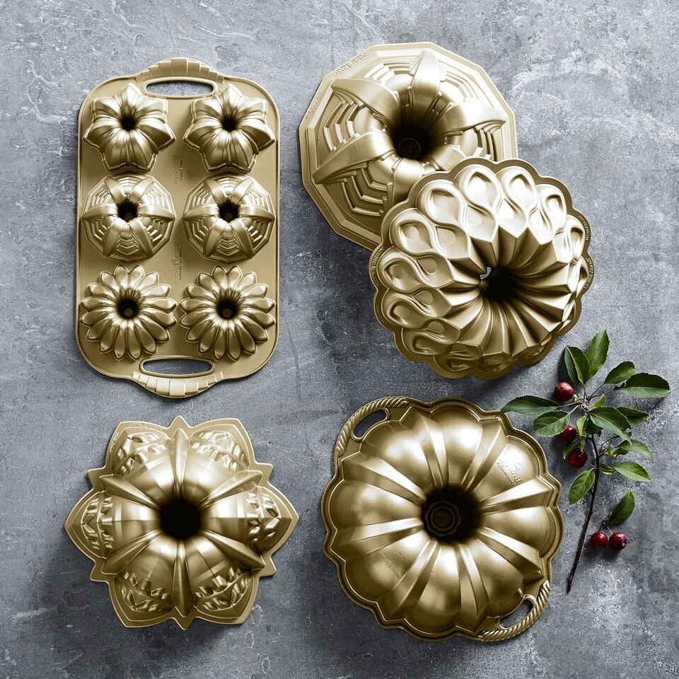Nordic Ware Non-Stick Cast Aluminium 70th Anniversary Crown Bundt® Pan ...