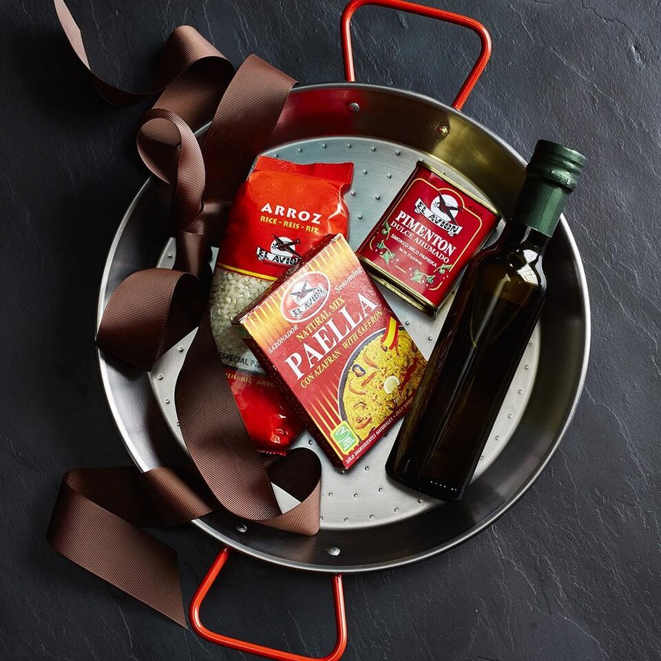 Spanish Paella Gift Set in Paella Pan